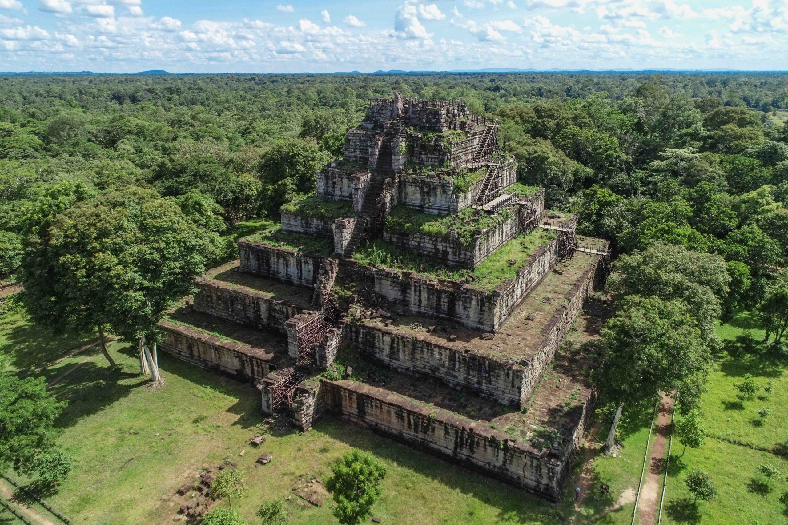 Prasat Thom Complex - IntoCambodia.org