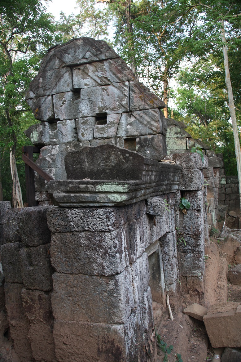 Prasat Thom Complex - IntoCambodia.org