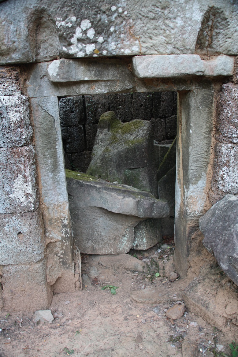 Prasat Thom Complex - IntoCambodia.org